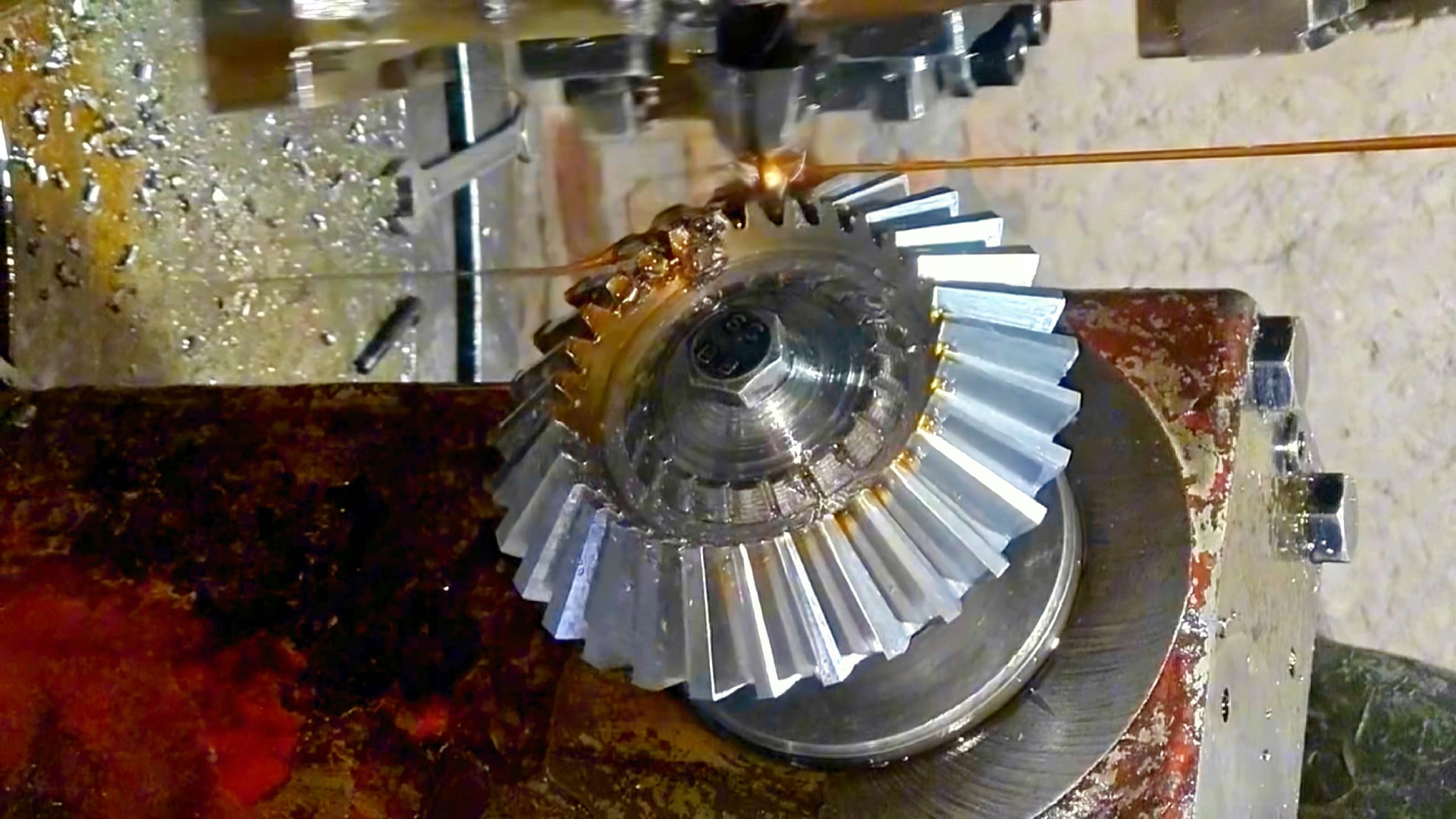 伞齿轮加工我用的是刨齿机,有人说用剃齿能行吗