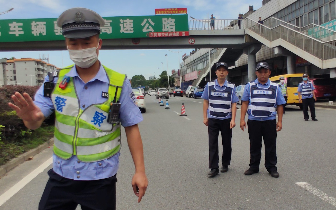 在东莞骑摩托车遇到交警查车,去前面轰油门会发生什么?
