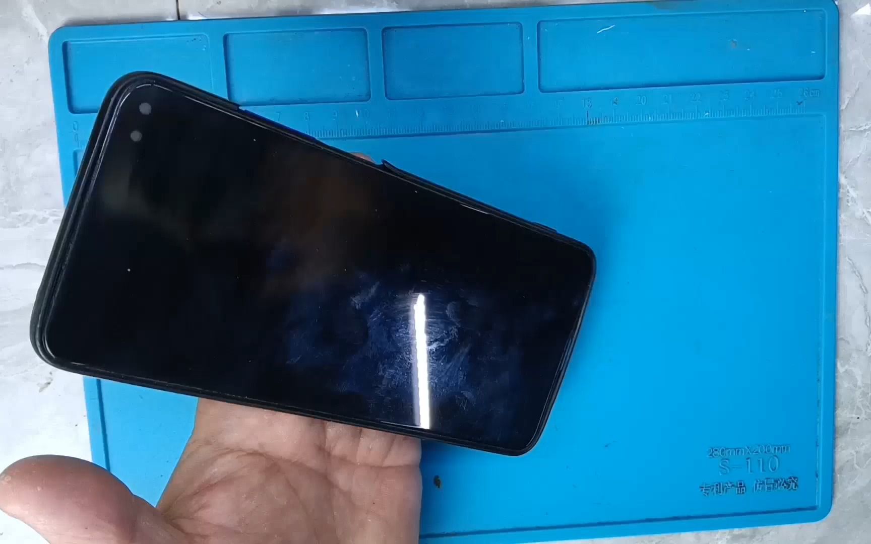 红米k30充不进电,看看我们的维修思路