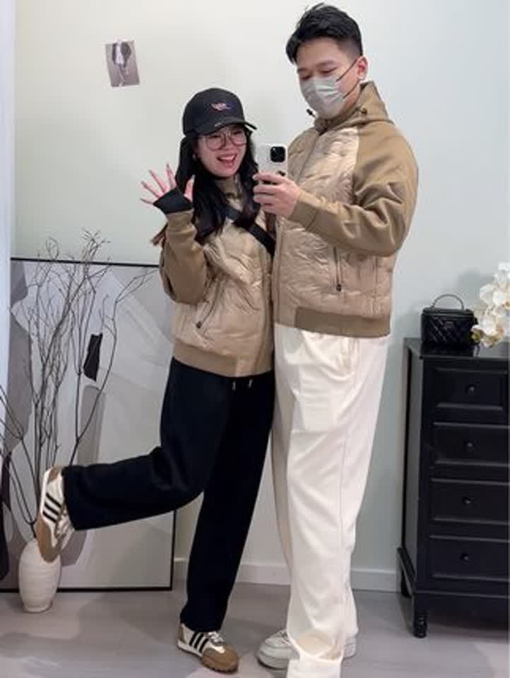 鸭鸭情侣轻薄款羽绒服来啦!男女同款 快和我们一起穿上情侣装吧!#小...