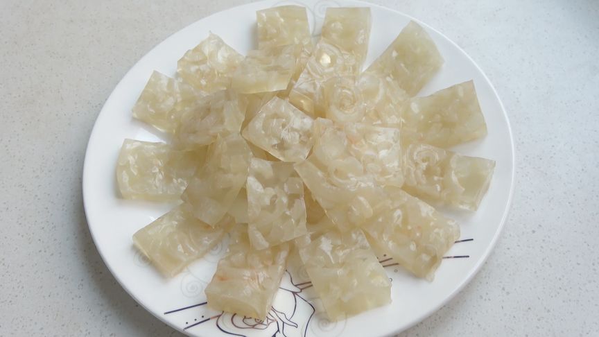 这才是猪皮冻正确的做法,q弹爽滑,晶莹剔透,干净又好吃