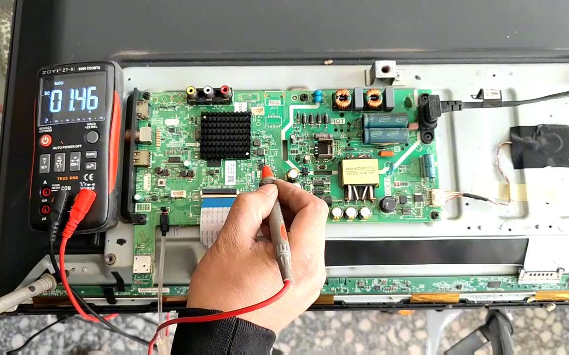 创维液晶红灯亮不开机,DDR电路故障引发自检不通过