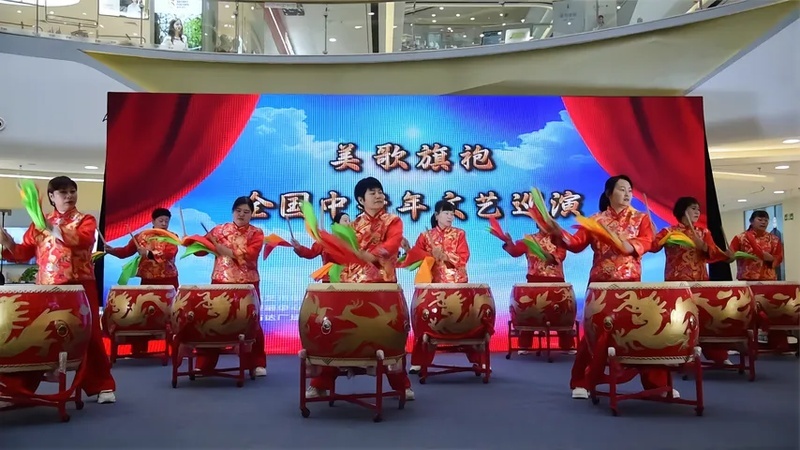 开场舞《精忠报国》表演:郑州葛寨喜庆鼓舞队
