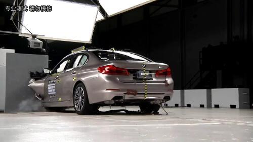 同样是中大型轿车,雷克萨斯ES和沃尔沃S90碰撞对比,差距大吗?