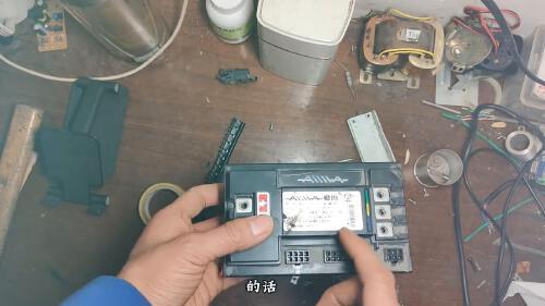 别再换电动车控制器了控制器也是可以维修的而且还比较简单