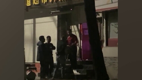 男网红因嚣张言论被打,遭三人围堵刀划破半边脸,进医院缝了69针