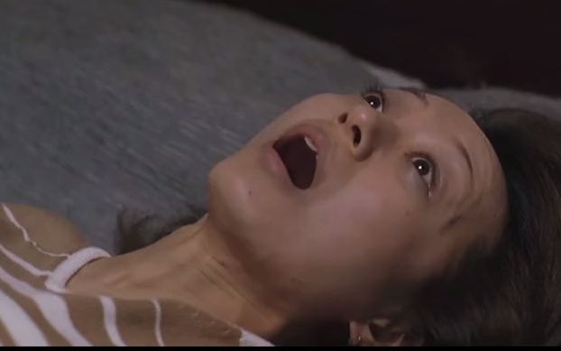 《咒怨1》全集无删减版:妹妹回家全家变的行为诡异!说着奇怪的话!