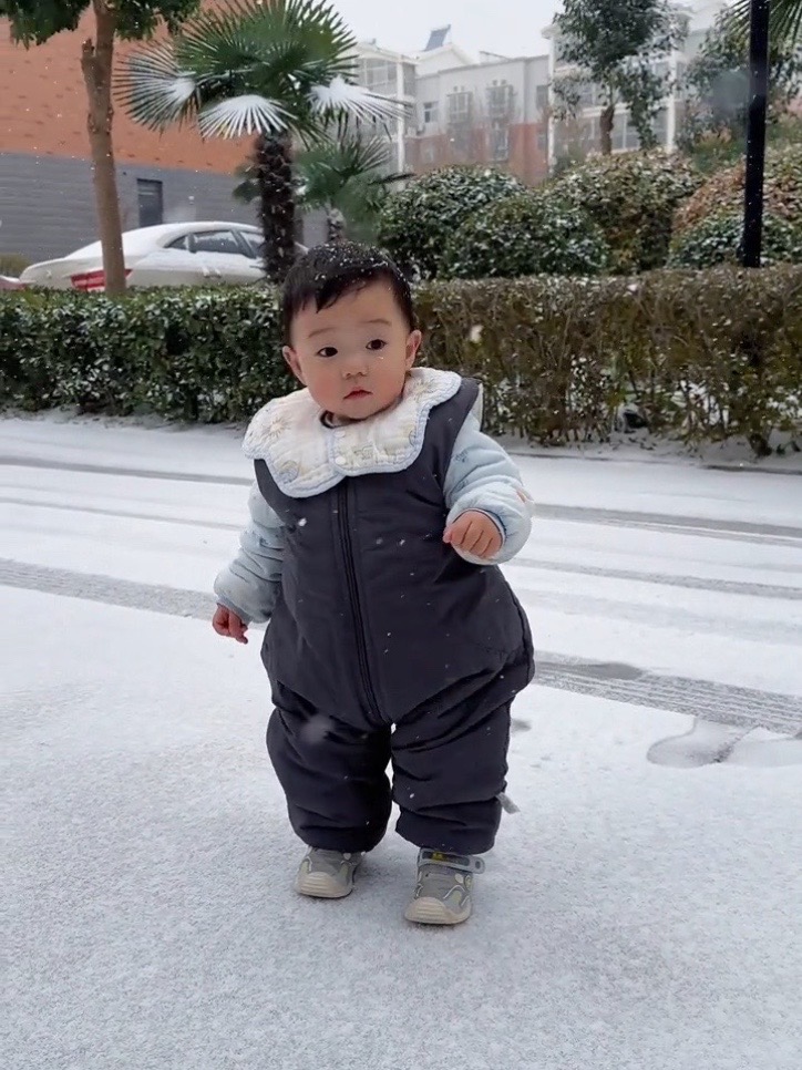 去年双12你第一次见妈妈,今年的双12你第一次见下雪,陪你千千万万个...