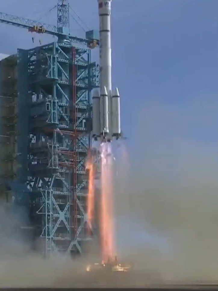 长征二号F遥二十二运载火箭发射神舟二十二号载人飞船前往空间站 ...