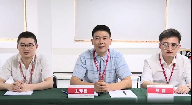 教师招聘面试试讲高分示范---幼儿故事(小松鼠的大尾巴)