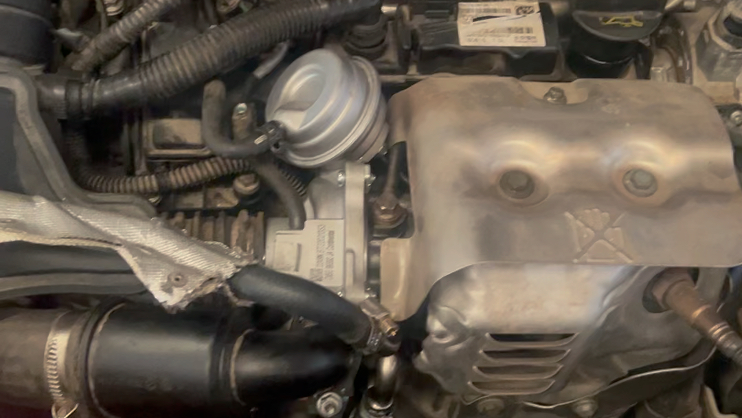 福特1.0T三缸换正时皮带清洗机油泵