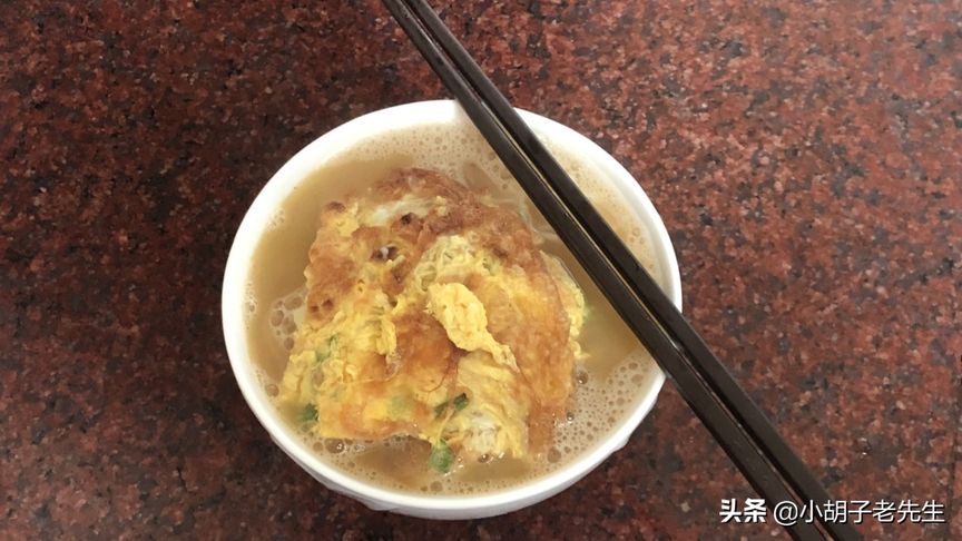 鸡蛋煮面,晚上饿了自己做,健康又卫生