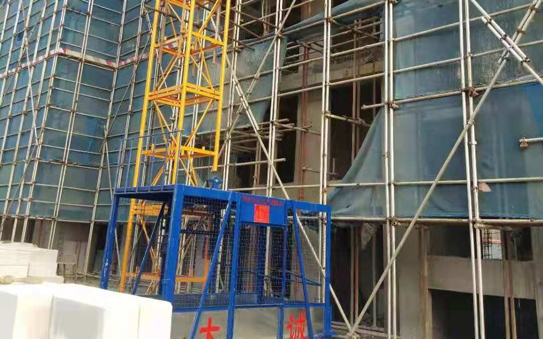 上海工地上用的物料提升机是这个型号的
