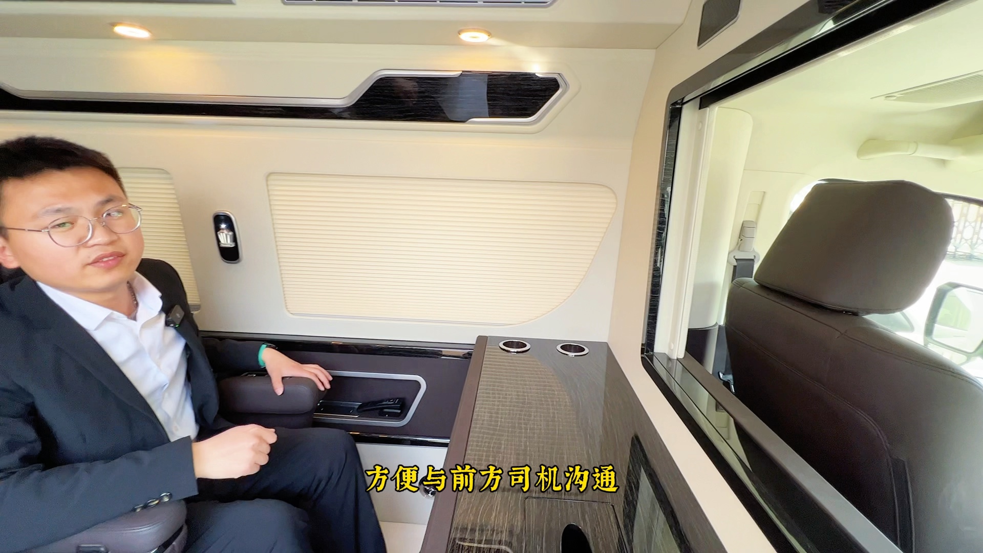 丰田海狮七座大型商务车!团队出行公司接待用车!