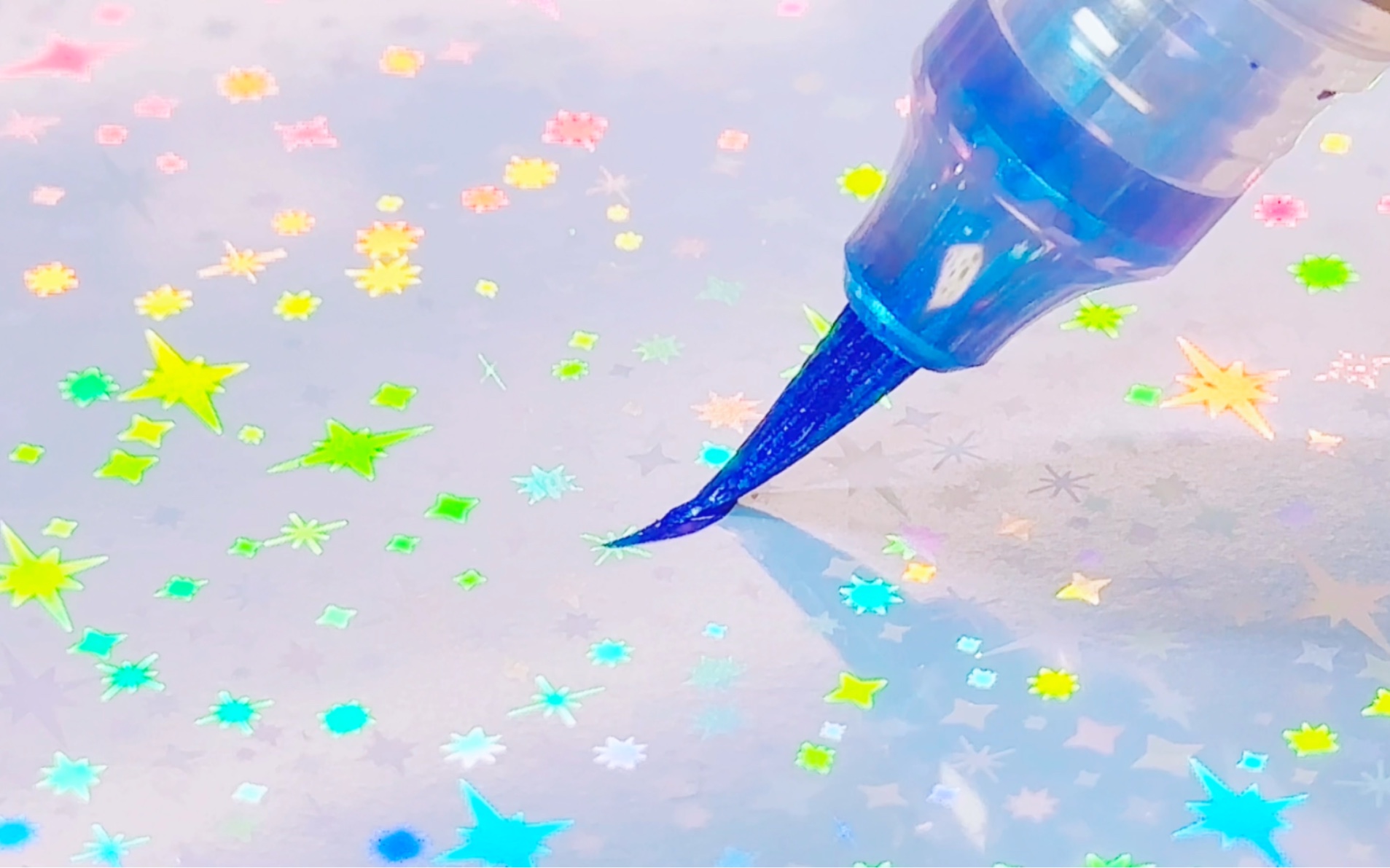 在这纸上用刀把字刻出来,字直接变得bulingbuling～