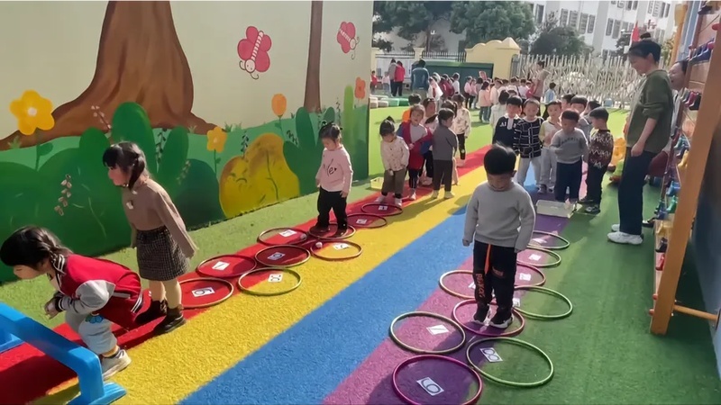 记录宝宝快乐成长幼儿园室外活动游戏嗨起来