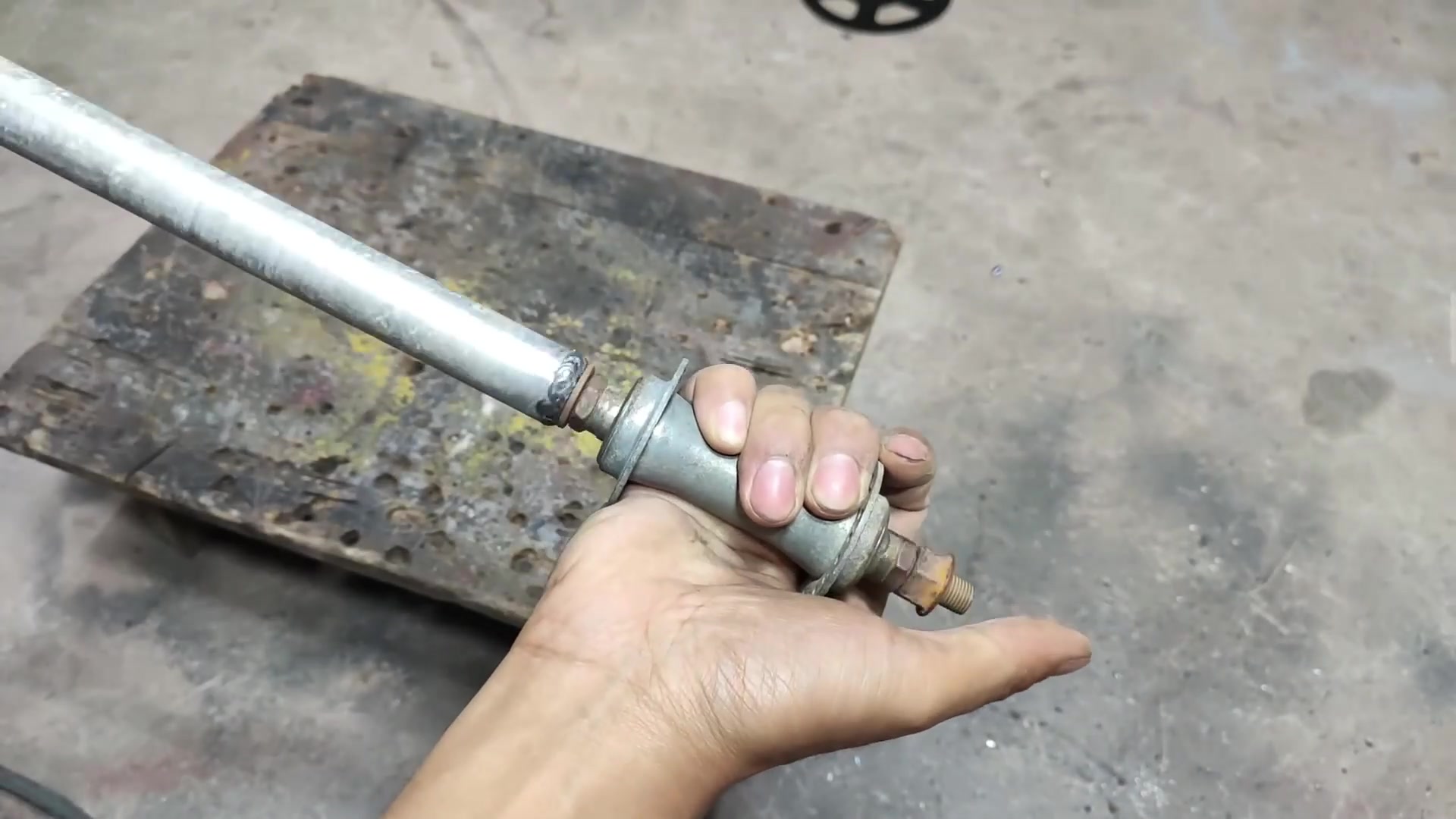 利用自行车零件组装的12伏电动卡丁车,开起来简直不要太酷