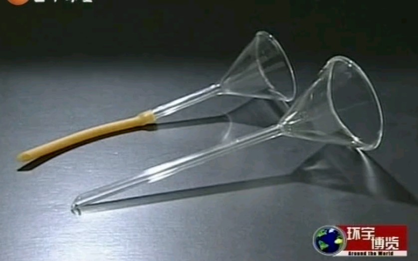 漏斗直径相同,长漏斗过滤更快