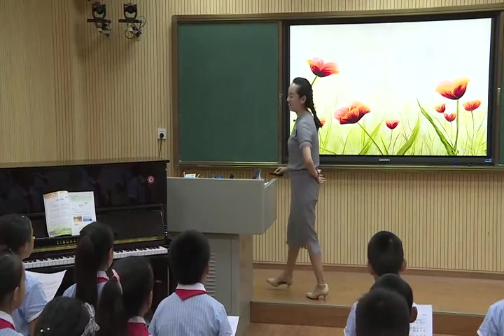 【获奖】湘教版小学音乐四年级下册8(演唱)知更鸟的歌-李老师优质课...