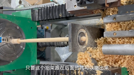 车床自制跟刀架,和走心机没啥区别吧
