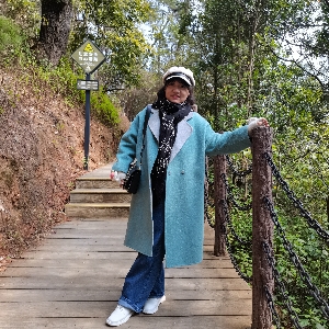 慕子牛 