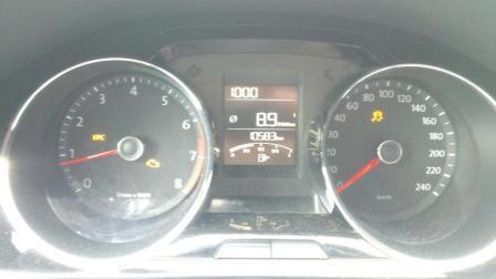 汽车仪表盘上的这个指示灯亮了,一定记得停下车不要.