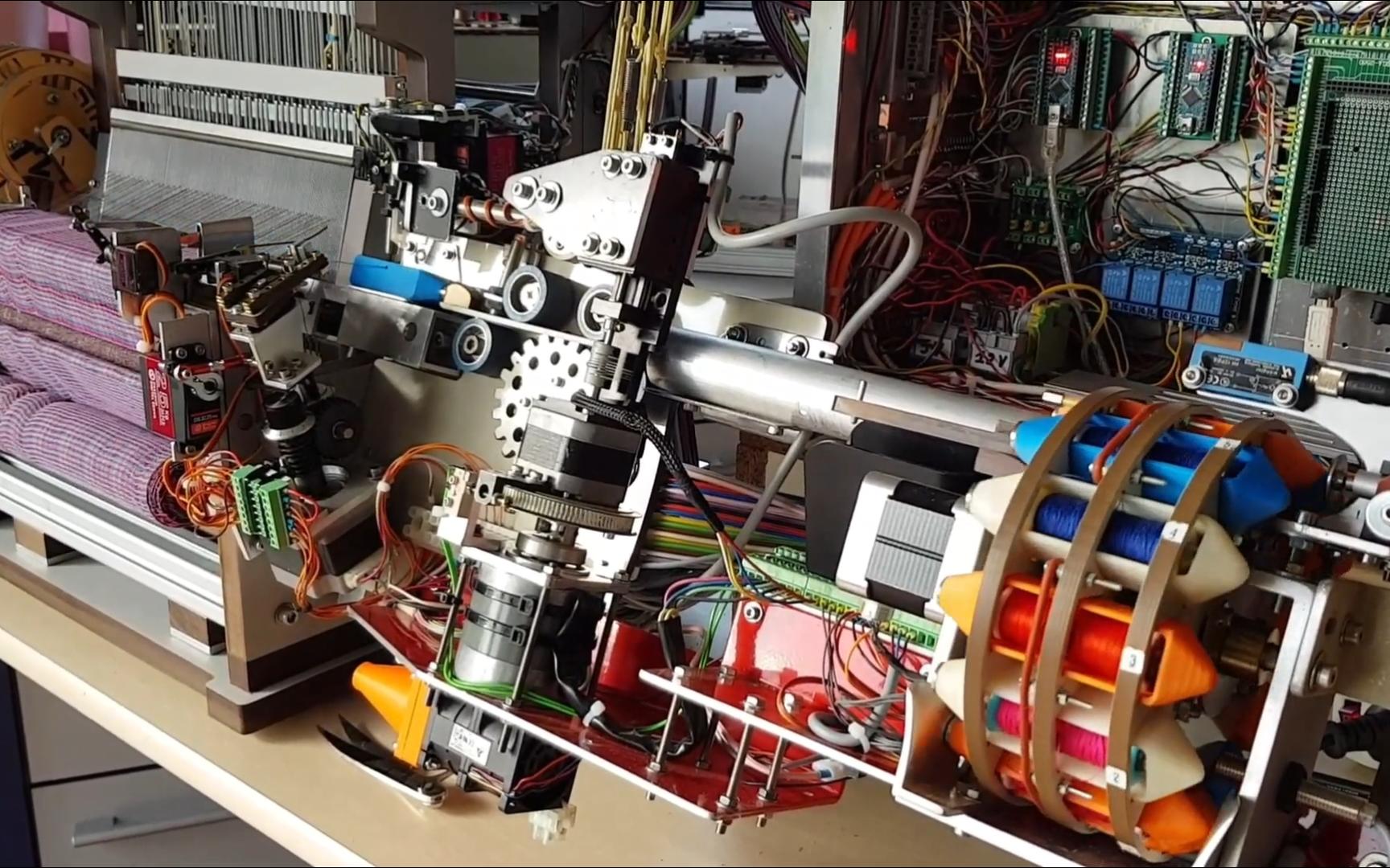 全自动织布机DIY 可自动更换飞梭 多色编程织布机 欣赏