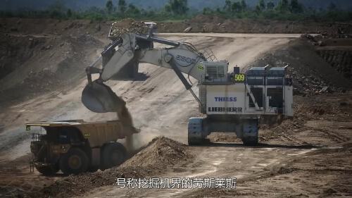 国外发明最大挖掘机,售卖价格达到1.4亿,整体重量有800吨
