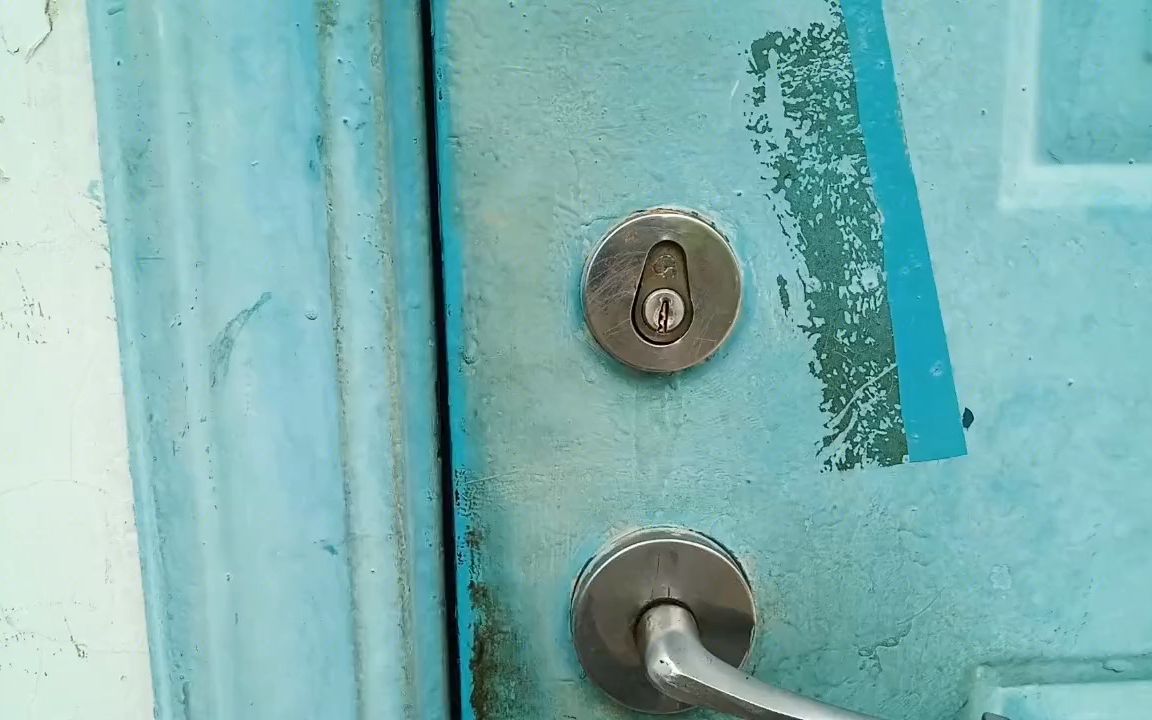 钥匙被拧断在锁里怎么办?今天教你一招,不管断的多深轻松取出!