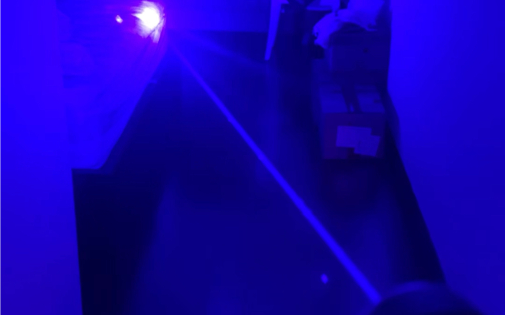 大功率6w激光器,划破夜空,烧白纸无压力
