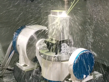 五轴联动加工龙头中