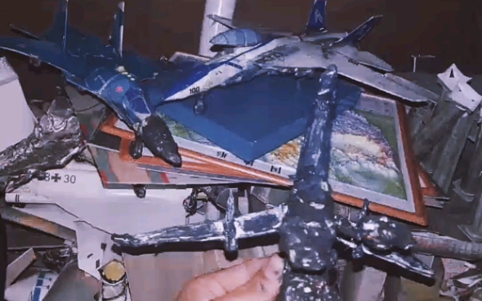 华而不实的F14雄猫战机纸模