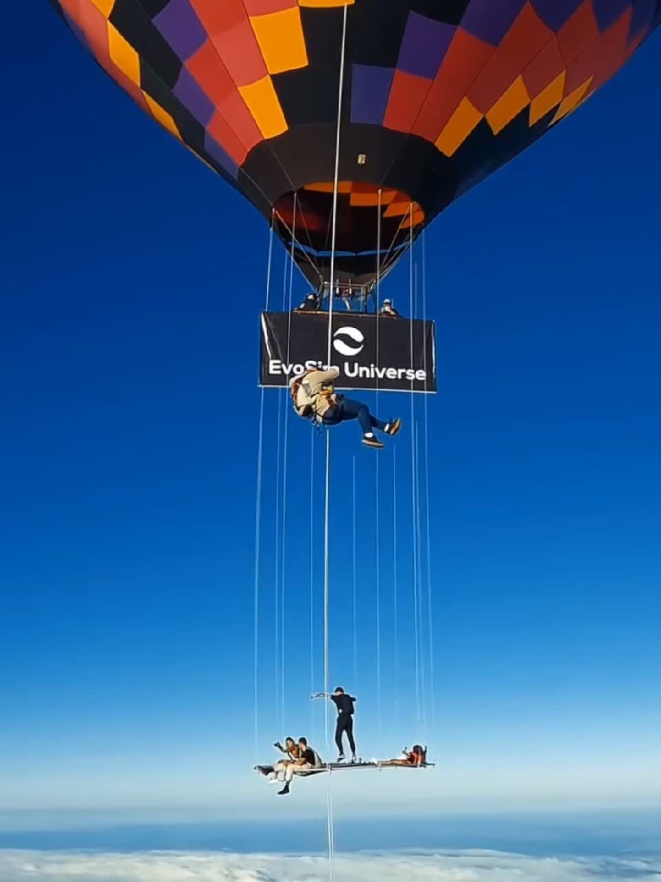 这个世界我们只来一次,不妨大胆一点#极限运动 #玩的就是心跳 #感受...