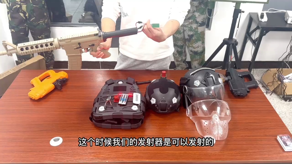 真人CS吃鸡战术装备使用讲解