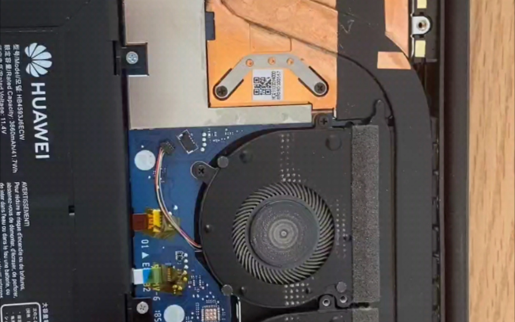 HUAWEI华为MateBook 13 18款清灰换硅脂上篇～拆机