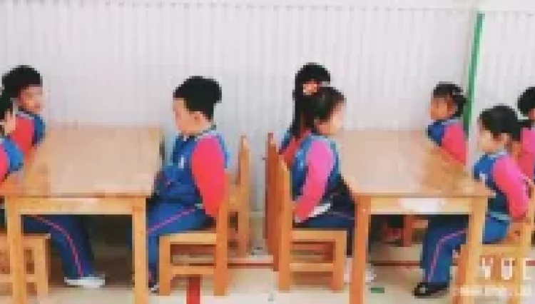 棒棒糖幼儿园蕾一班排队如厕常规
