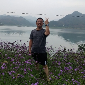 鹤立装修小颖 