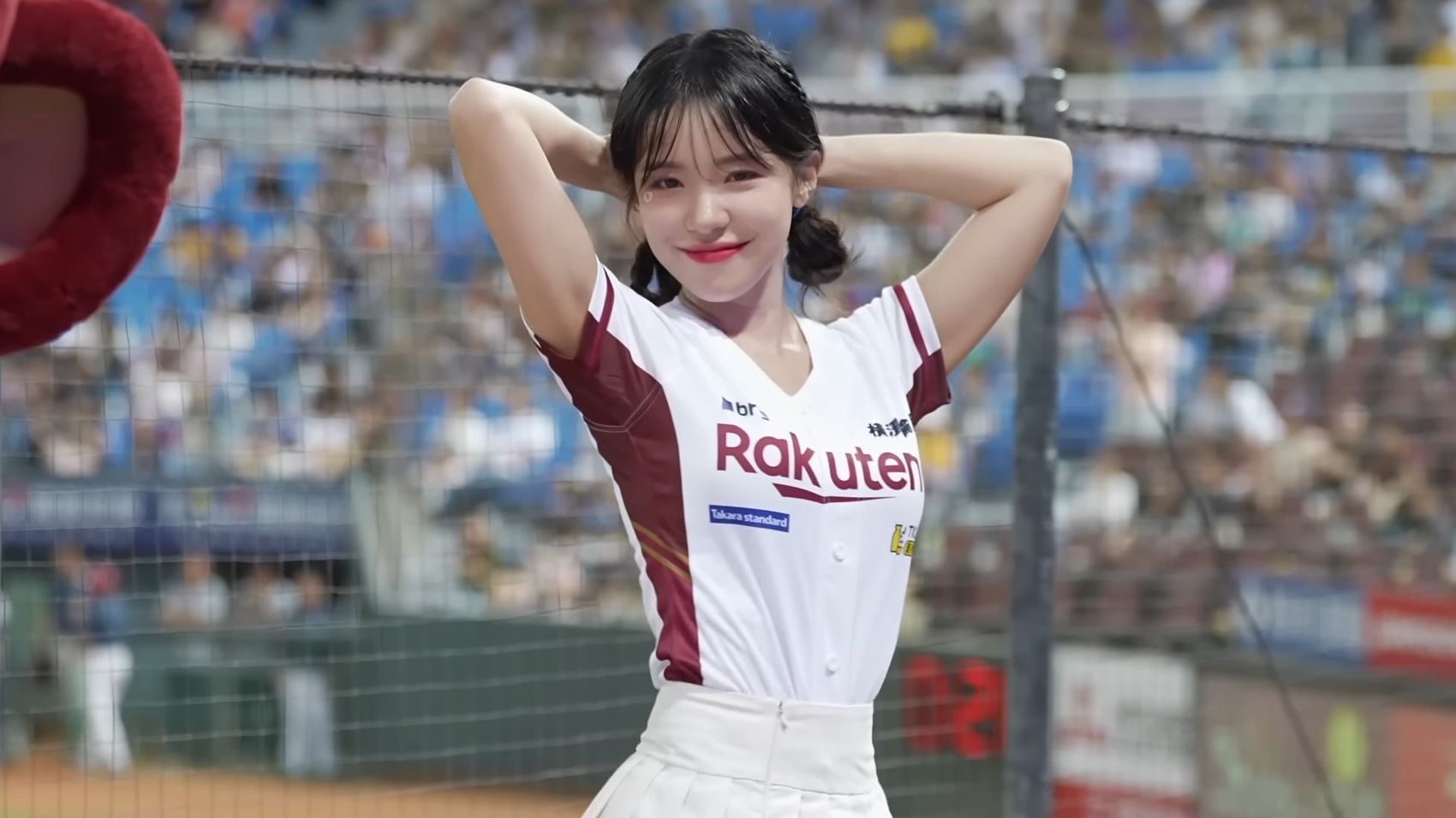 可爱卡哇伊性感台妹啦啦队李多惠跳舞