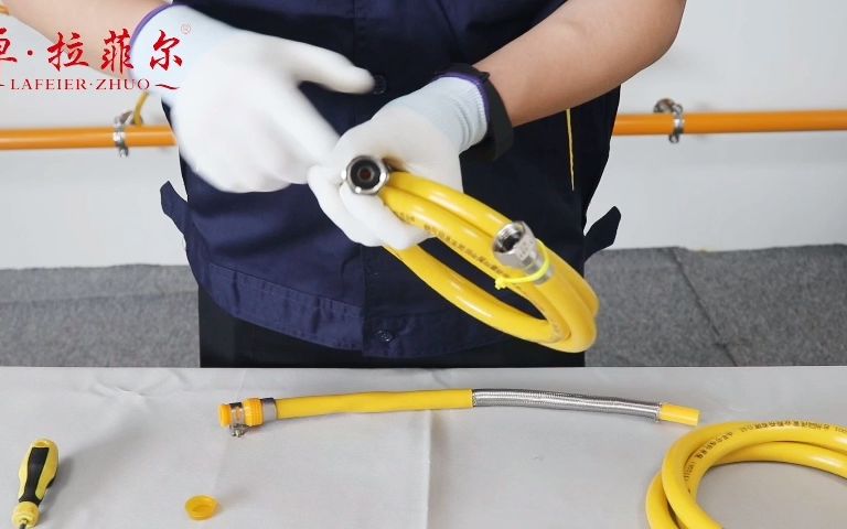 你知道不锈钢编织包覆软管内部结构和安装方式么?