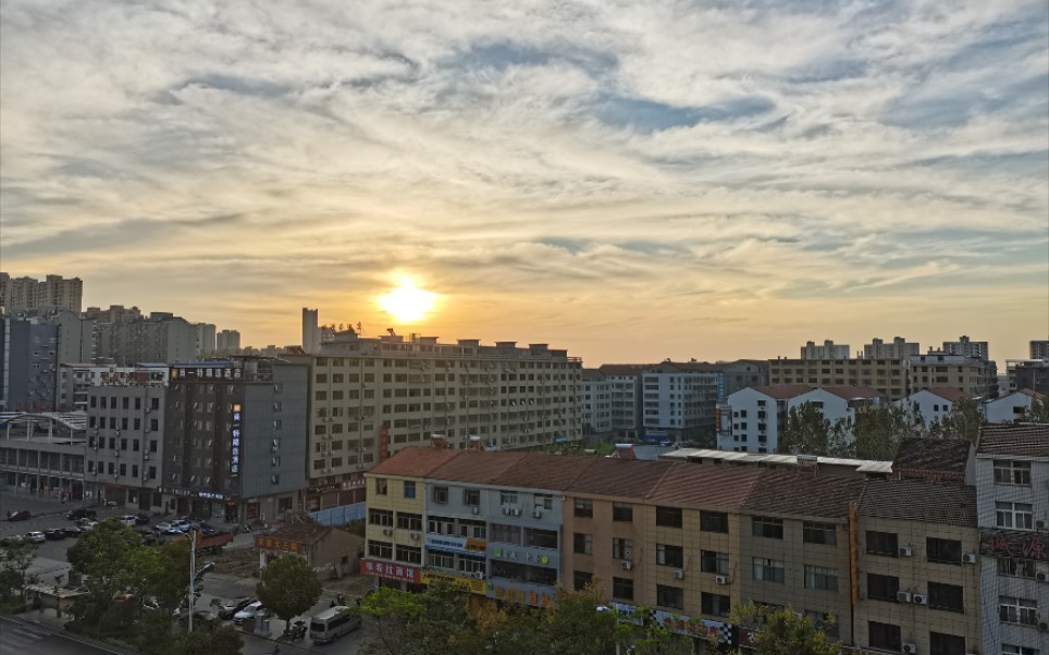 你亲眼见过太阳冉冉升起吗?32分钟延时摄影,17秒镜头呈现太阳东升...