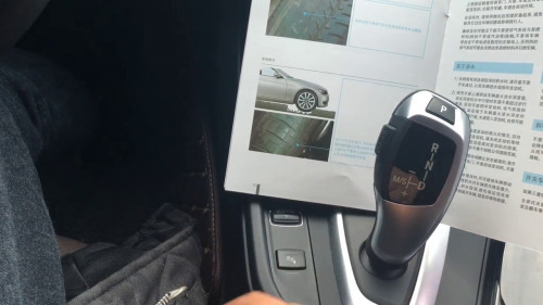 踩刹车的技巧,点刹和持续刹车哪个更安全?