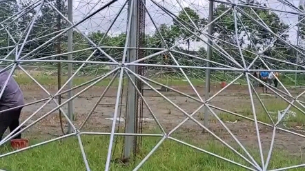 金字塔大棚马上完工