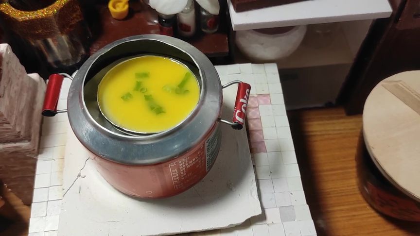 易拉罐自制蒸锅试用一下,好像还不错哦!#迷你厨房食玩 #鸡蛋羹