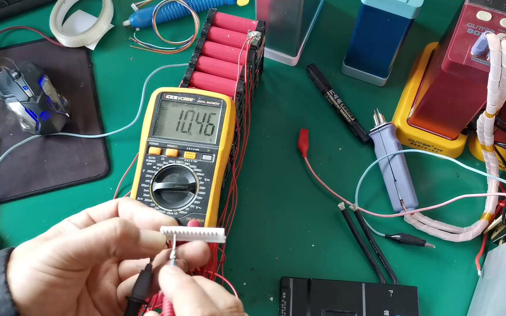 21700电池组配上极空主动均衡保护板均衡电压!