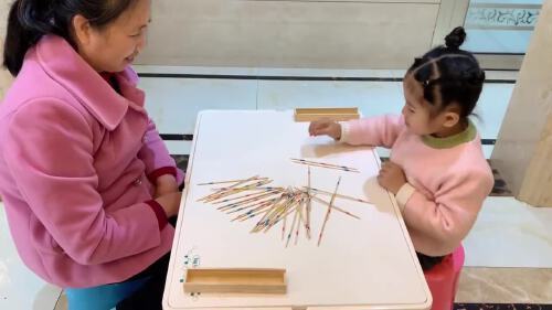 婆婆回忆杀!一根木棒玩出整个童年的游戏,你玩过吗?