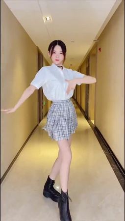 能把视频最后一个画面做个表情包吗(ps:不要截第一个画面)