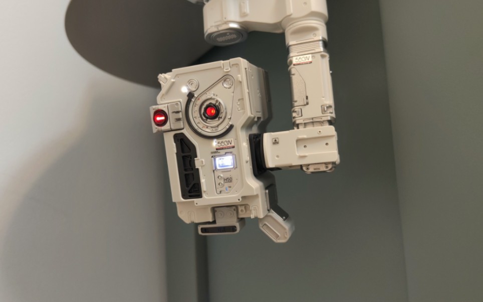 开箱验货! 赛凡和星环重工联合出品的流浪地球拼装版moss模型手办