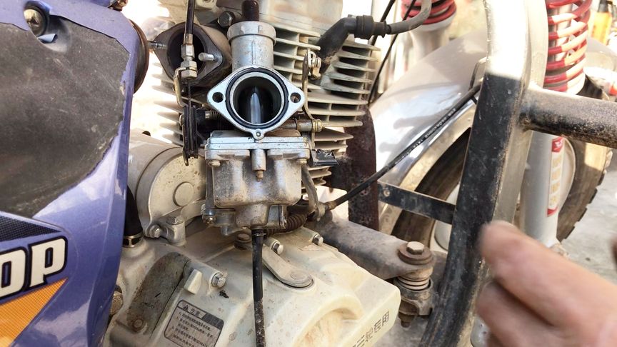 摩托车化油器内部腐蚀,不能正常发动,教你清洗一下可以继续使用