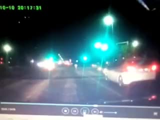 乞丐版轩逸加装了行车记录仪,好像不怎么清晰【来自懂车帝车友圈】