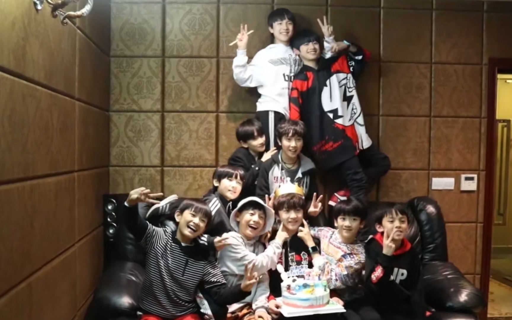 [ TF家族三代]可可爱爱的小时候,奇奇怪怪的撒娇惩罚